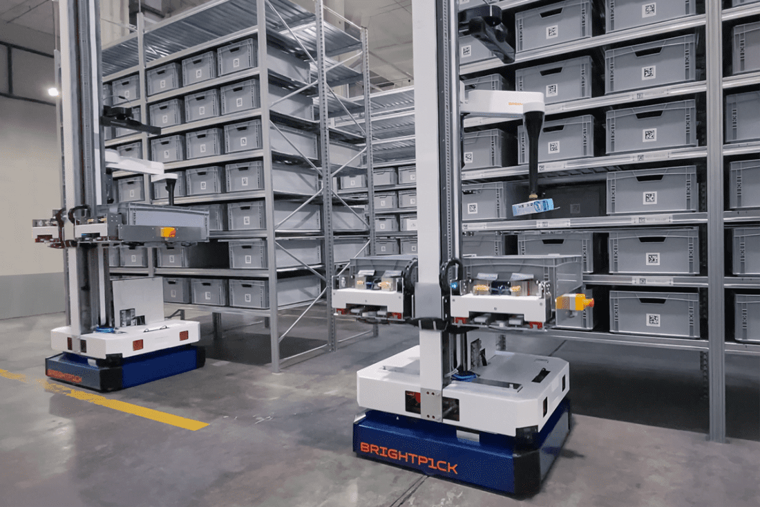Pros and cons of different warehouse automation solutions