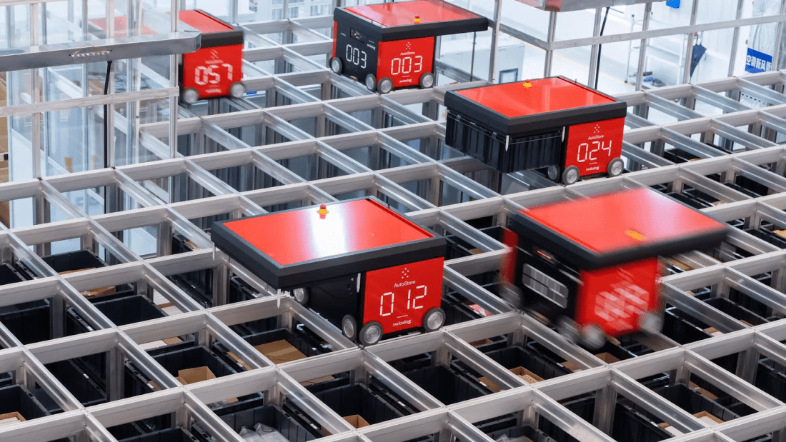 Pros and cons of different warehouse automation solutions