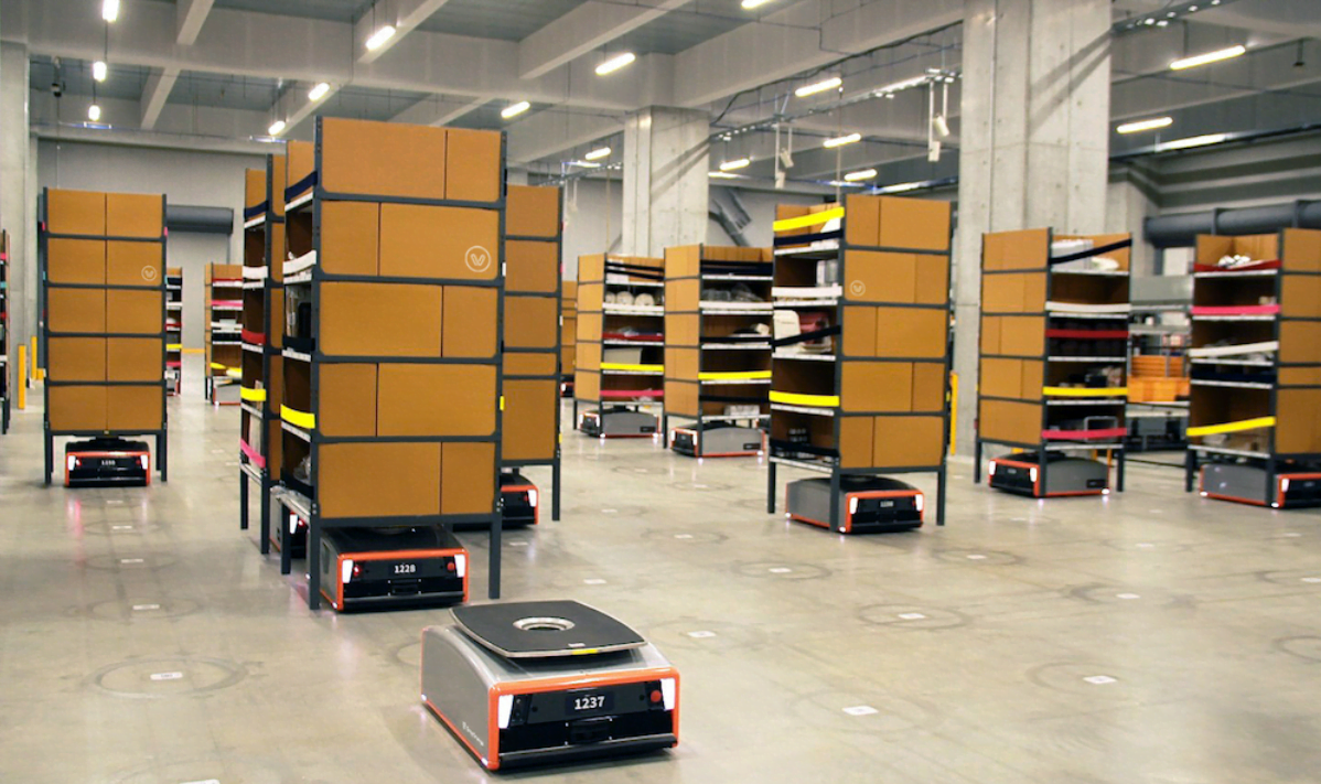 Pros and cons of different warehouse automation solutions